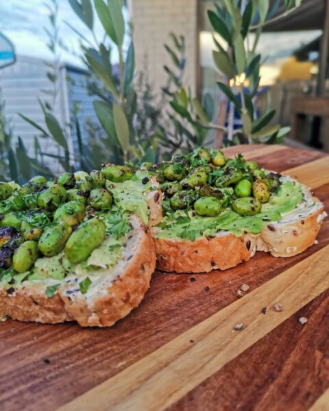 Smashed Avo Topped With Edamame ⋆ BayFarms Avocados & Kiwifruit