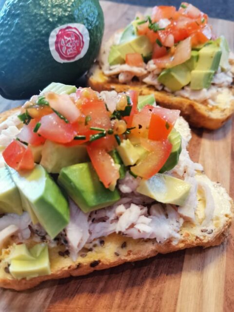 Smoked Chicken Avocado Toast ⋆ BayFarms Avocados & Kiwifruit
